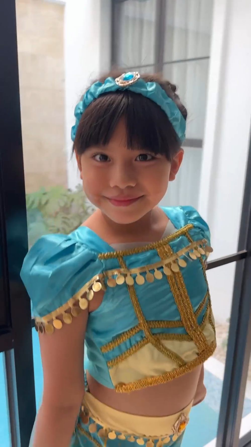 7 Foto Yaya, Anak Ririn Ekawati, Pakai Kostum Putri Jasmine 7 Foto Yaya, Anak Ririn Ekawati, Pakai Kostum Putri Jasmine