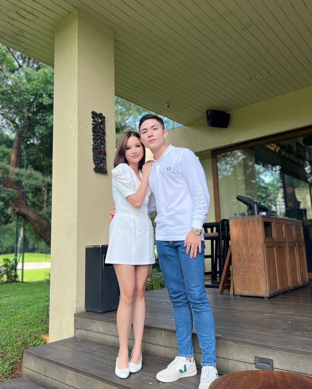 Inspirasi Outfit First Date ala Anggi Marito, Eye Catching