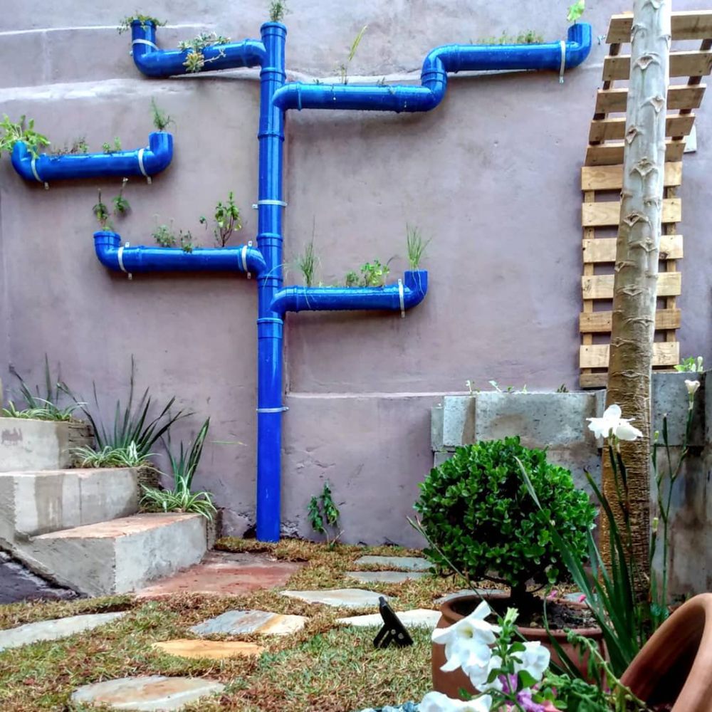 8 Inspirasi Vertical Garden dari Pipa PVC, Rumah Jadi Cantik