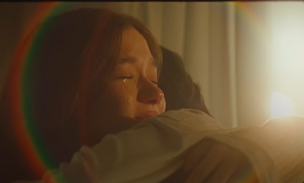 Violette Wautier Jadi Pasangan Bright di MV Zack Tabudlo