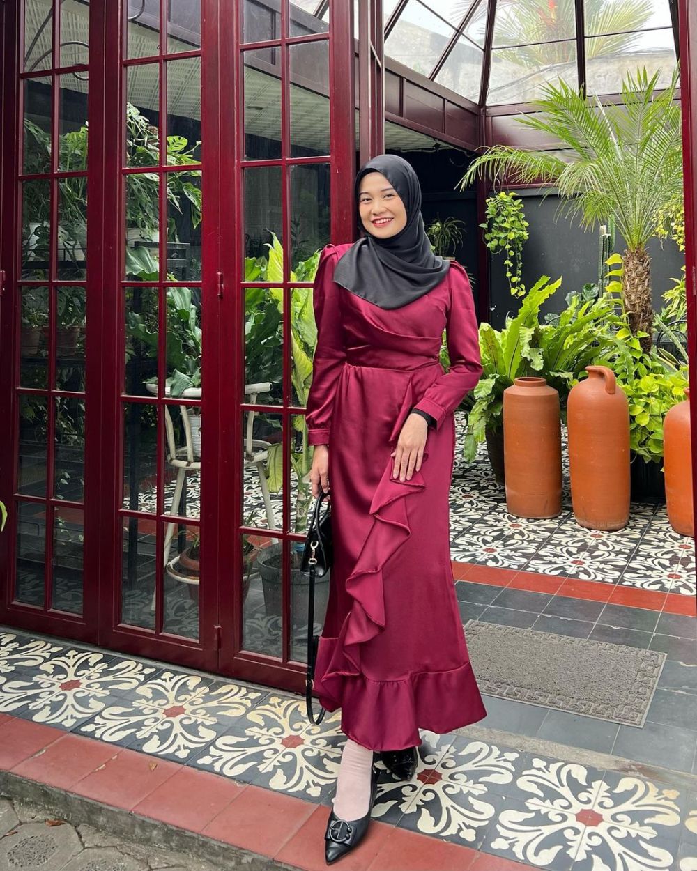 9 OOTD Inspirasi Dress Muslimah ala Amelia Andani