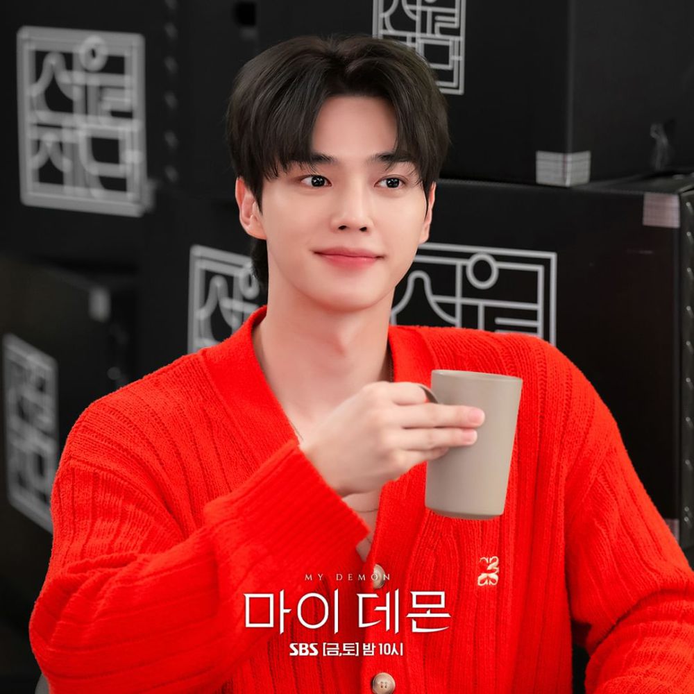 7 Lika-liku Hidup Jeong Gu Won sebagai Demon di My Demon