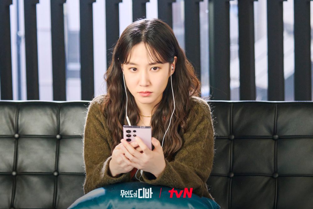 6 Sikap Bucin Seo Mok Ha pada Jung Ki Ho di Castaway Diva 6 Sikap Bucin Seo Mok Ha pada Jung Ki Ho di Castaway Diva