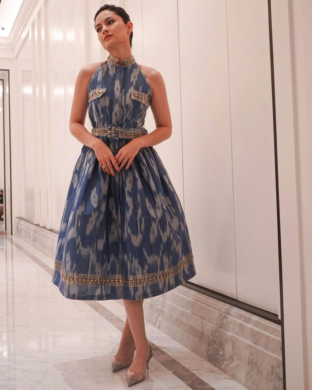 10 OOTD Etnik Clara Bernadeth, Nuansa Khas Indonesia!