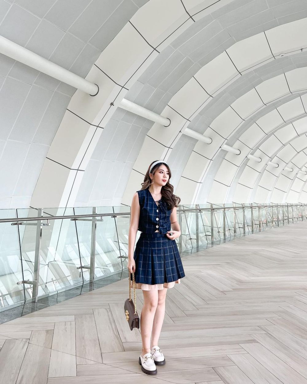 9 Ide Styling Outfit Feminin ala Jennifer Christie, Dress