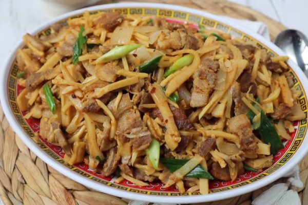 Resep Tumis Rebung Babi Cabai, Akar Bambu dan Pedas Nikmat