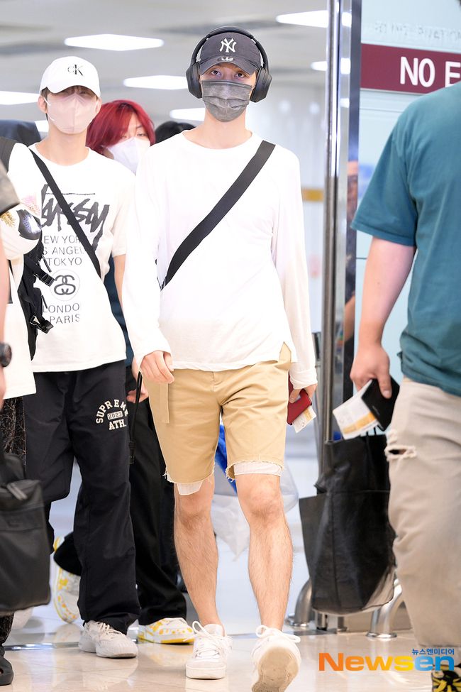 9 Ide Airport Fashion ala Johnny NCT 127, Trendi dan Stylish