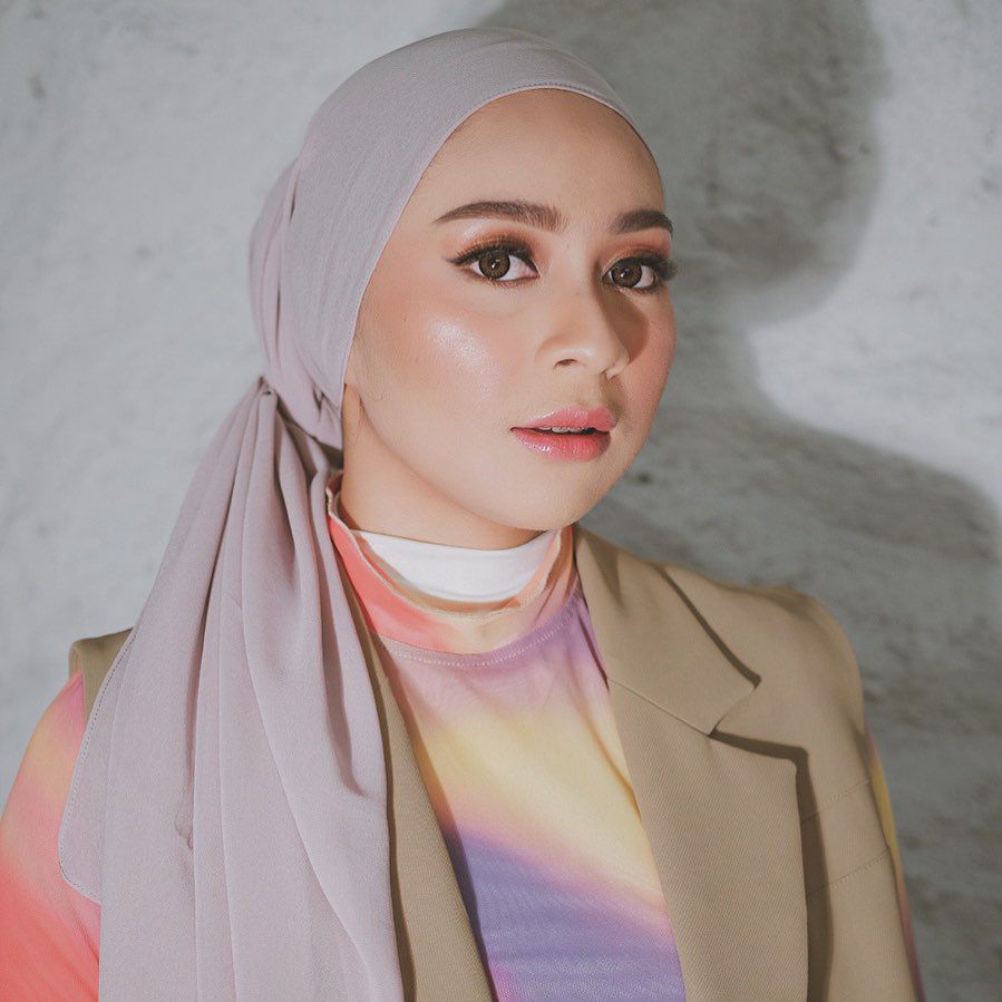 9 Gaya Makeup ala Ira Nandha, Ada yang Bold hingga Natural!