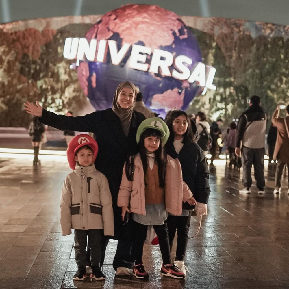 Natasha Rizky, Desta, dan Trio M ke Universal Studio Jepang