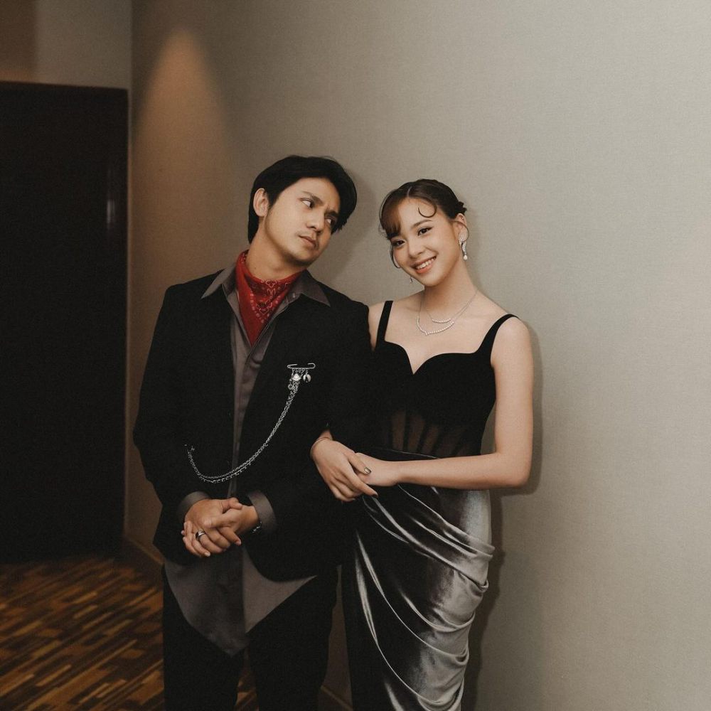 12 Potret Arbani Yasiz di Gala Premiere Film Ancika