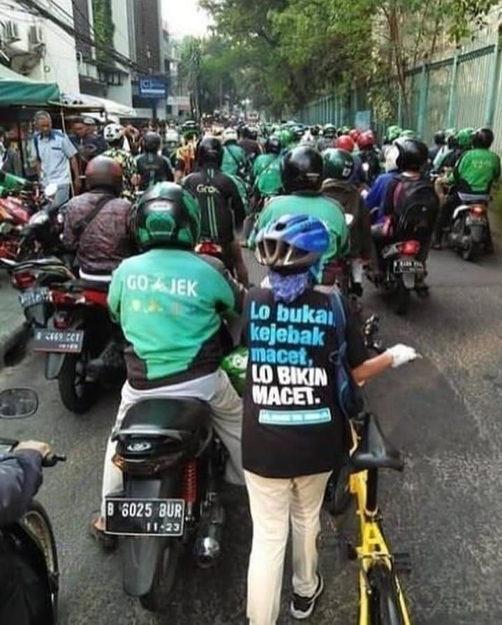 Meme Kocak tentang Macet