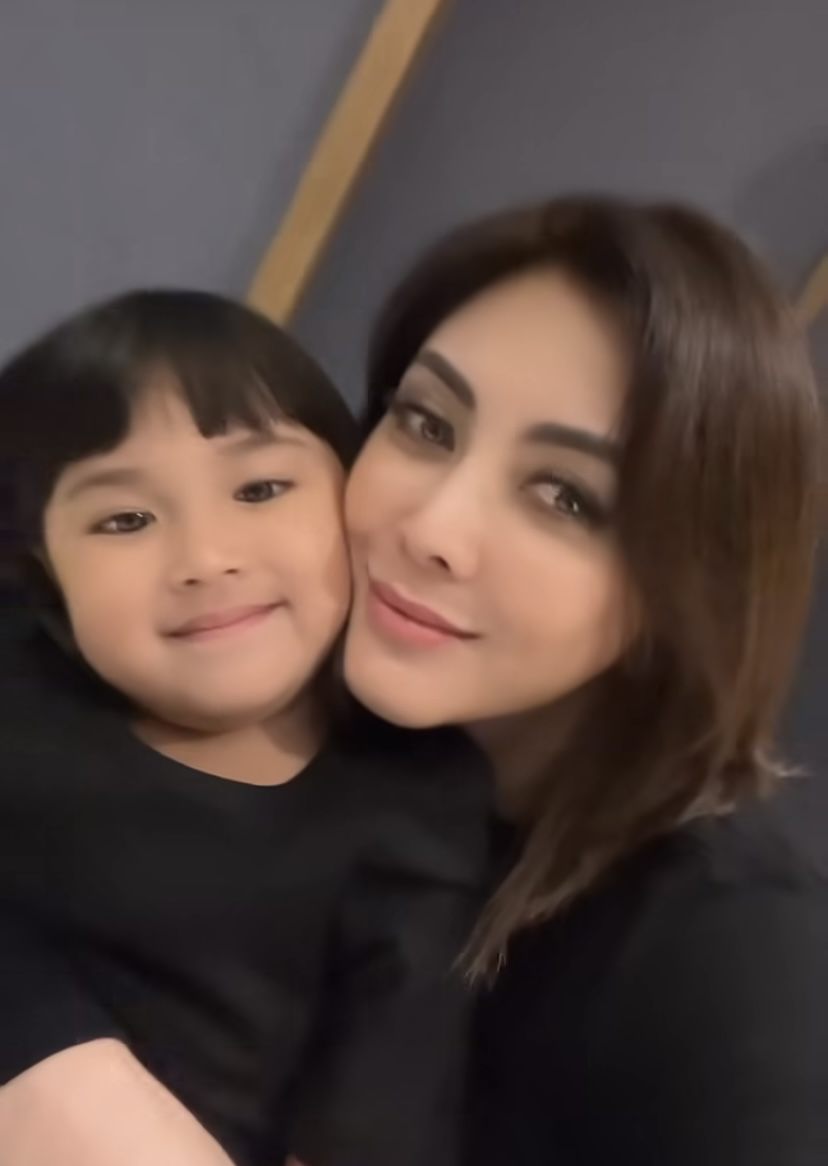 Kondisi Zac Anak Dhena-Jonathan Frizzy usai Dilarikan ke RS Kondisi Zac Anak Dhena-Jonathan Frizzy usai Dilarikan ke RS