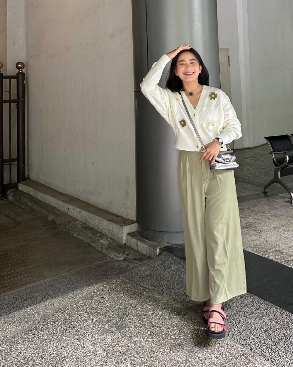 Styling Outfit Rajut ala Jesica Ceren