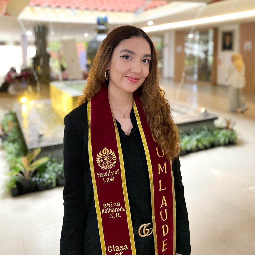 7 Potret Puteri Indonesia DKI Jakarta 1 2024 Ghina Raihanah