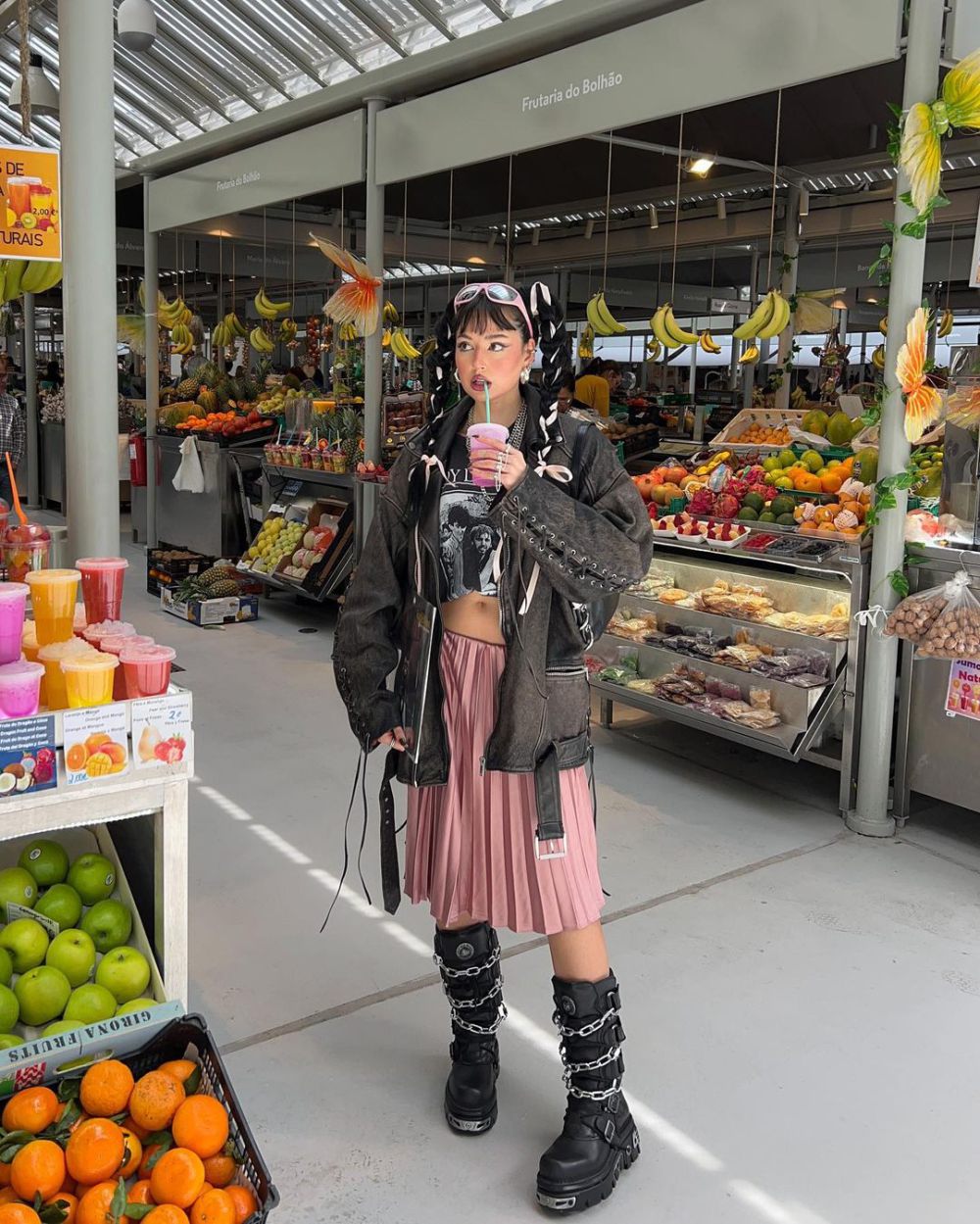 12 Inspirasi Outfit Warna Pink ala Ines Silva, Chic