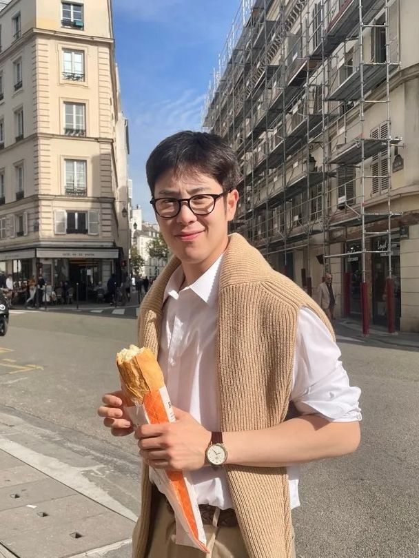 7 Ide OOTD Sweater Rajut ala P.O Block B, Comfy dan Stylish