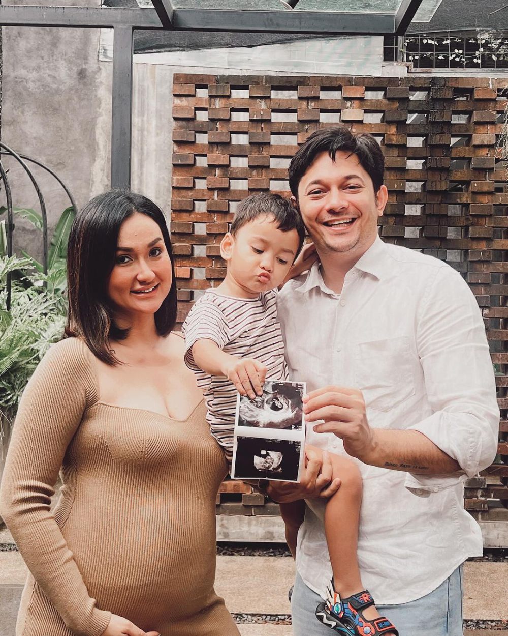 Andrew Andika dan Istri Umumkan Kehamilan Anak Ke-2