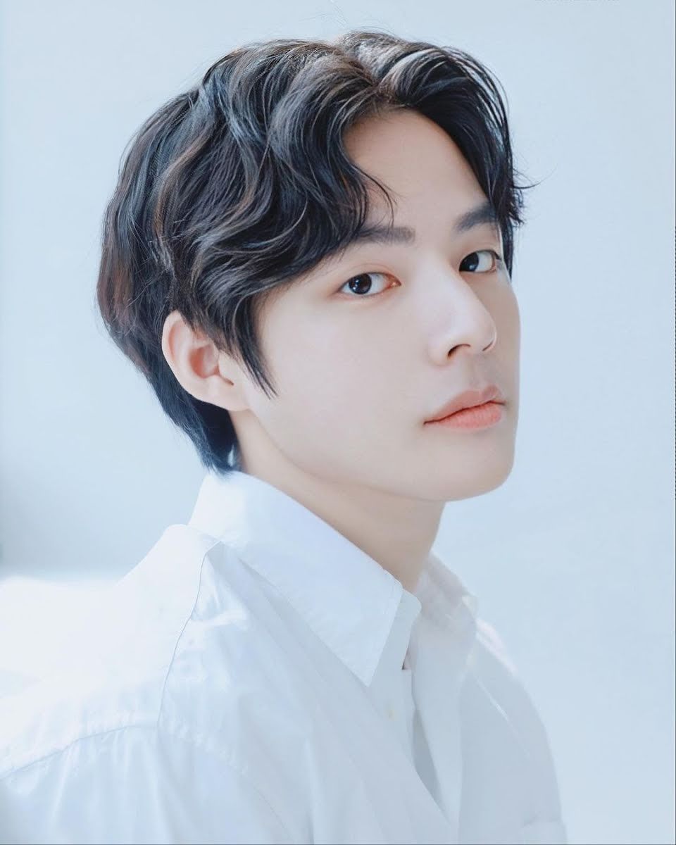 7 Artis yang Disebut Mirip V BTS, Terbaru Kwon Hyeop WAKER