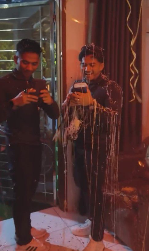 Ultah ke-27 Rizki dan Ridho D'Academy