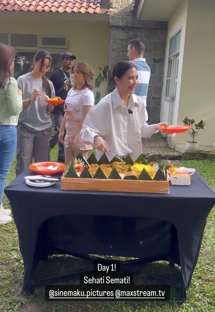Prilly Latuconsina Pantau Syuting Perdana Sehati Semati