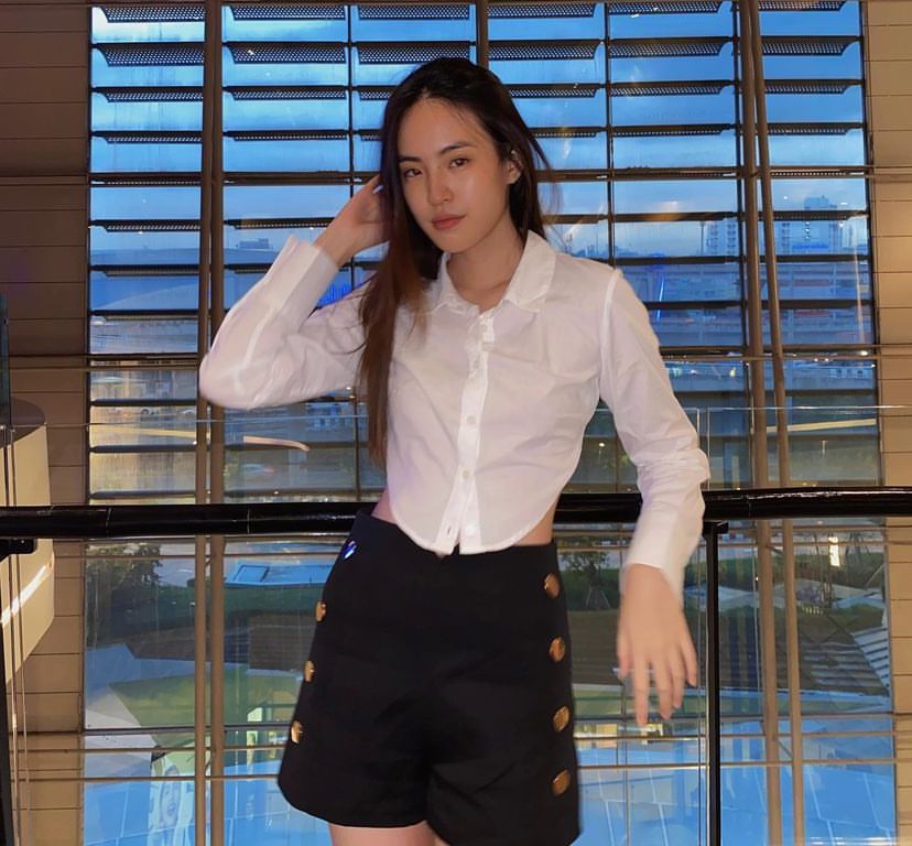 7 Ide Outfit Hangout ala Lilly Nichapalak Ready, Set, Love