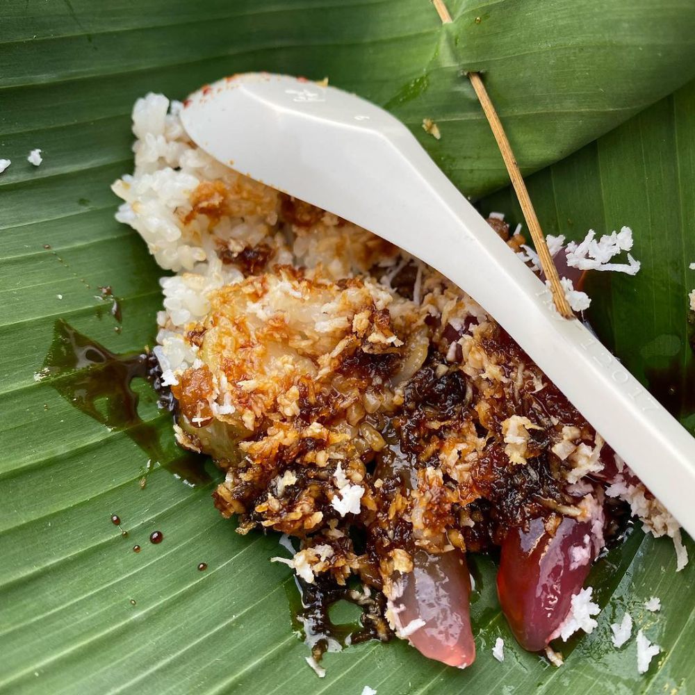 9 Potret Rian D'Masiv Nikmati Lupis Legend di Jogja