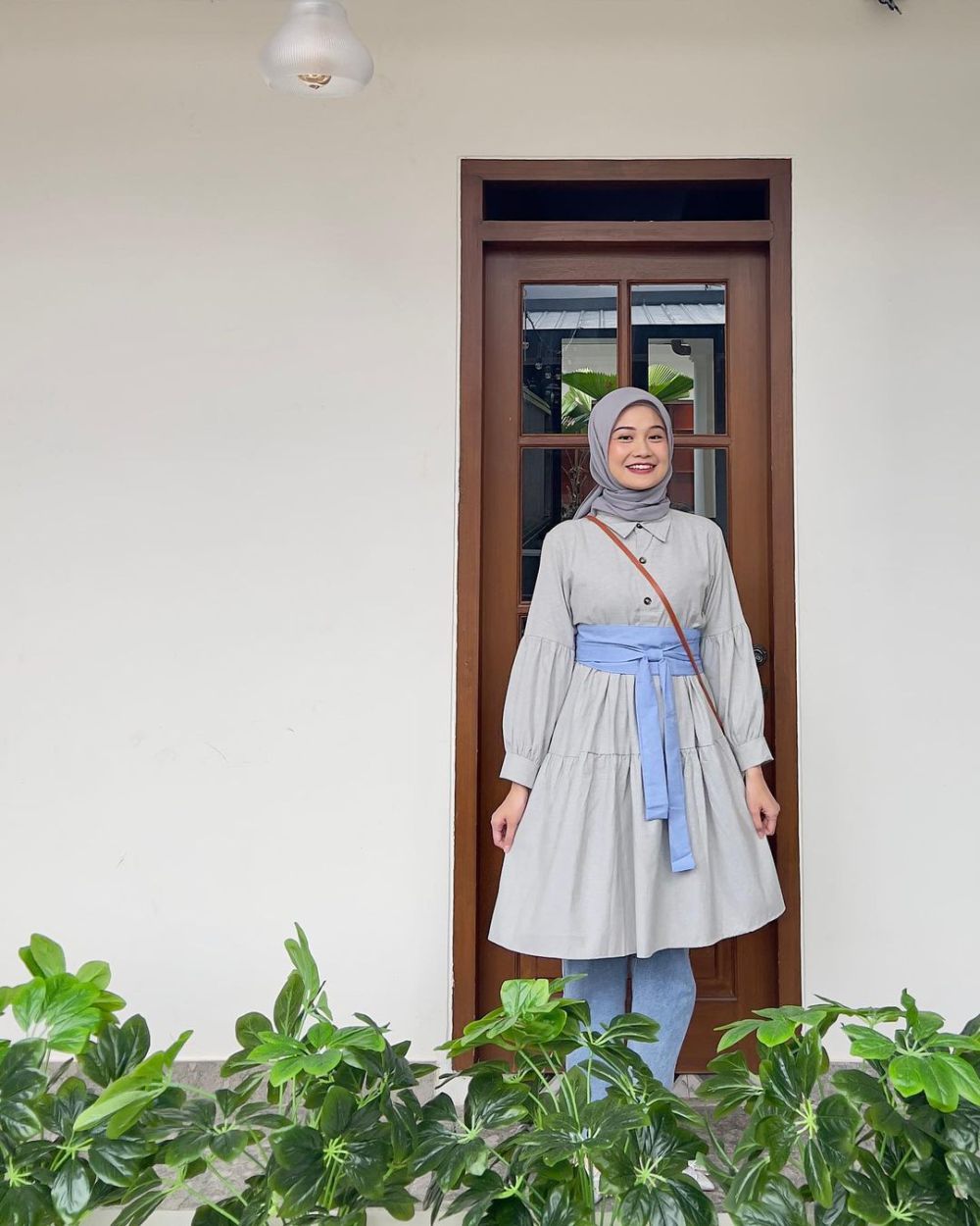 9 Ide Outfit Tunik untuk Bukber ala Amelia Andani, Anggun