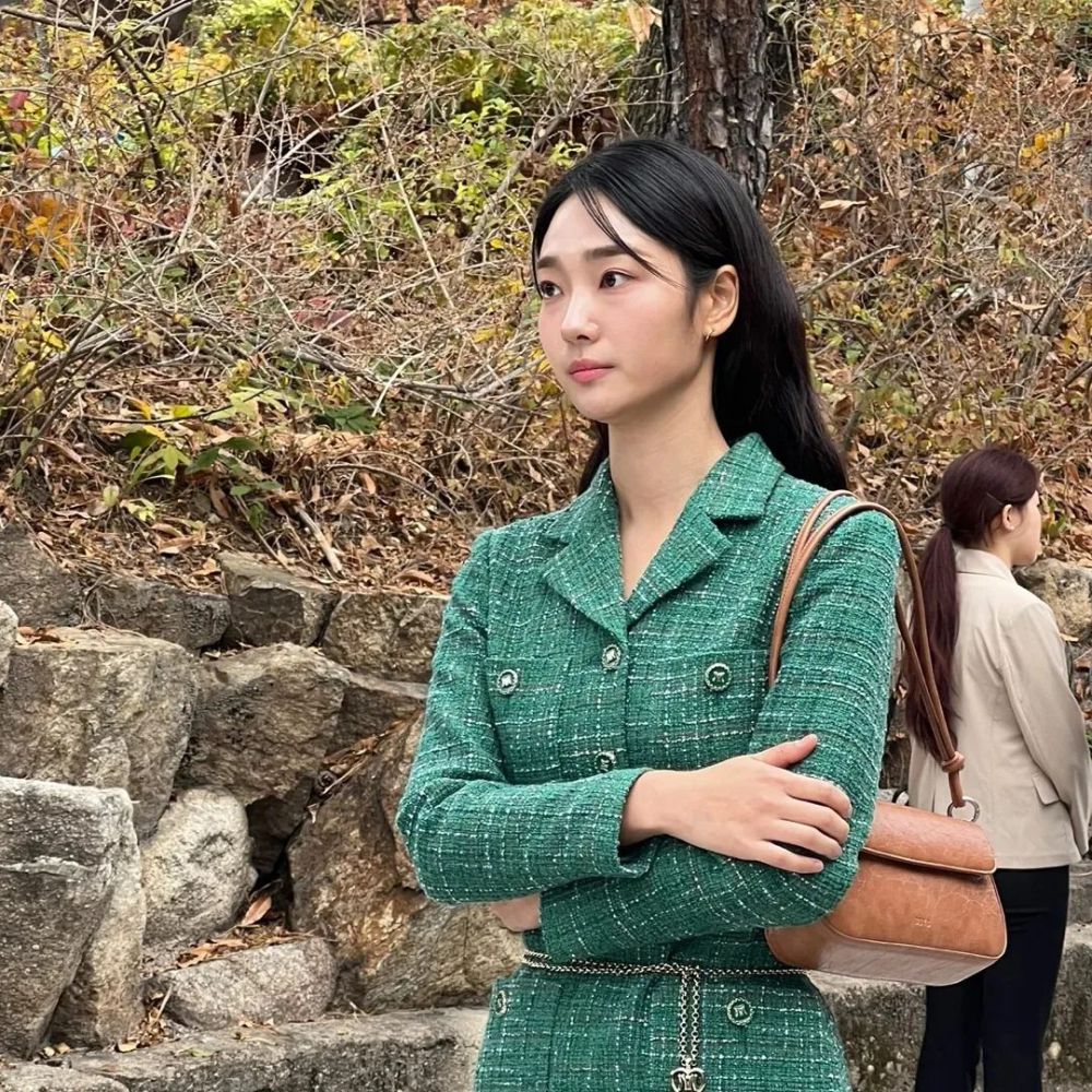 9 Potret Asli Lee Ju Yeon, Pemeran Shim Eun Jung di Pyramid