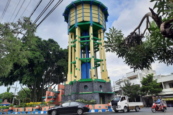 Ringin Contong Landmark Bersejarah di Jombang
