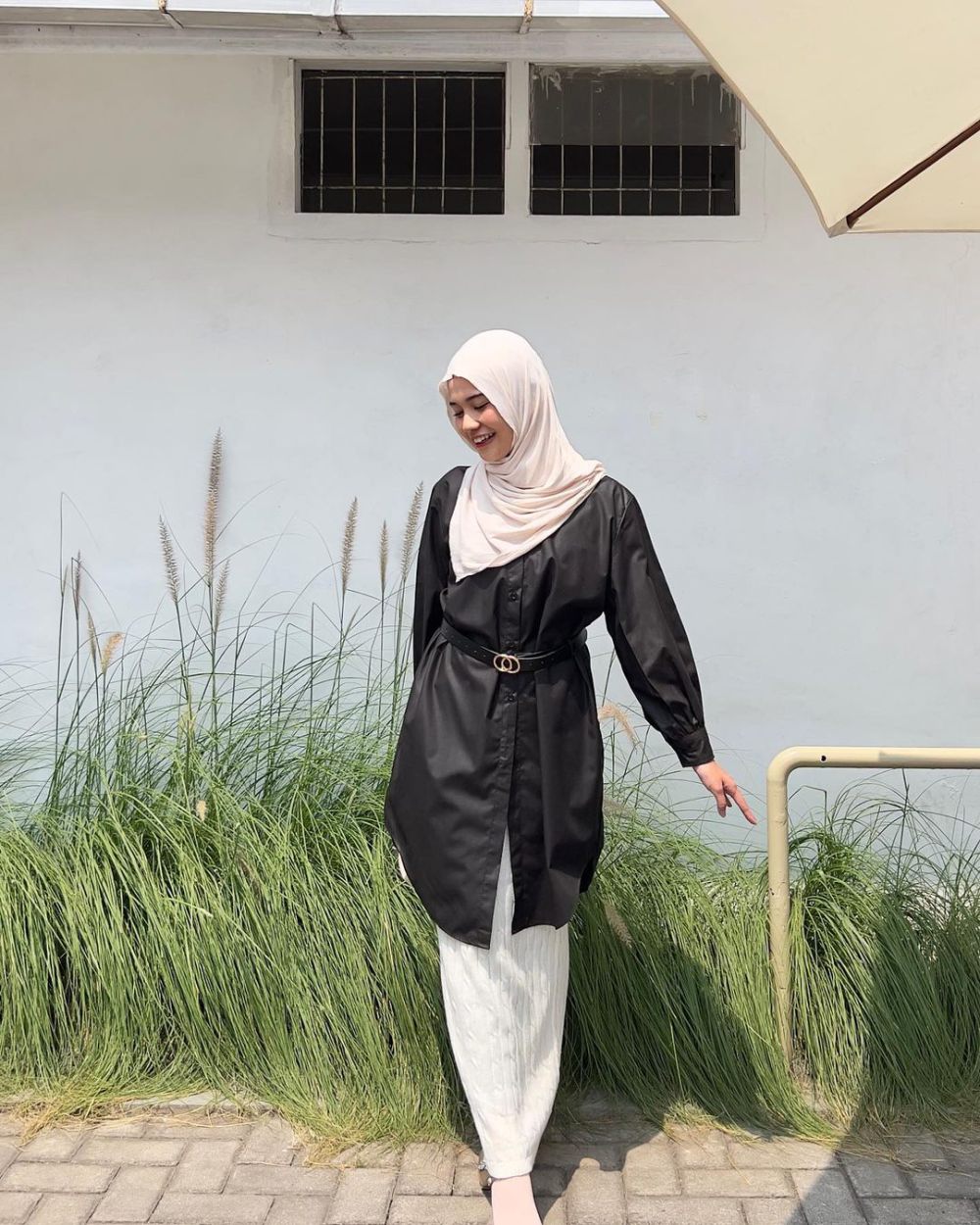 9 Ide Outfit Tunik untuk Bukber ala Amelia Andani, Anggun