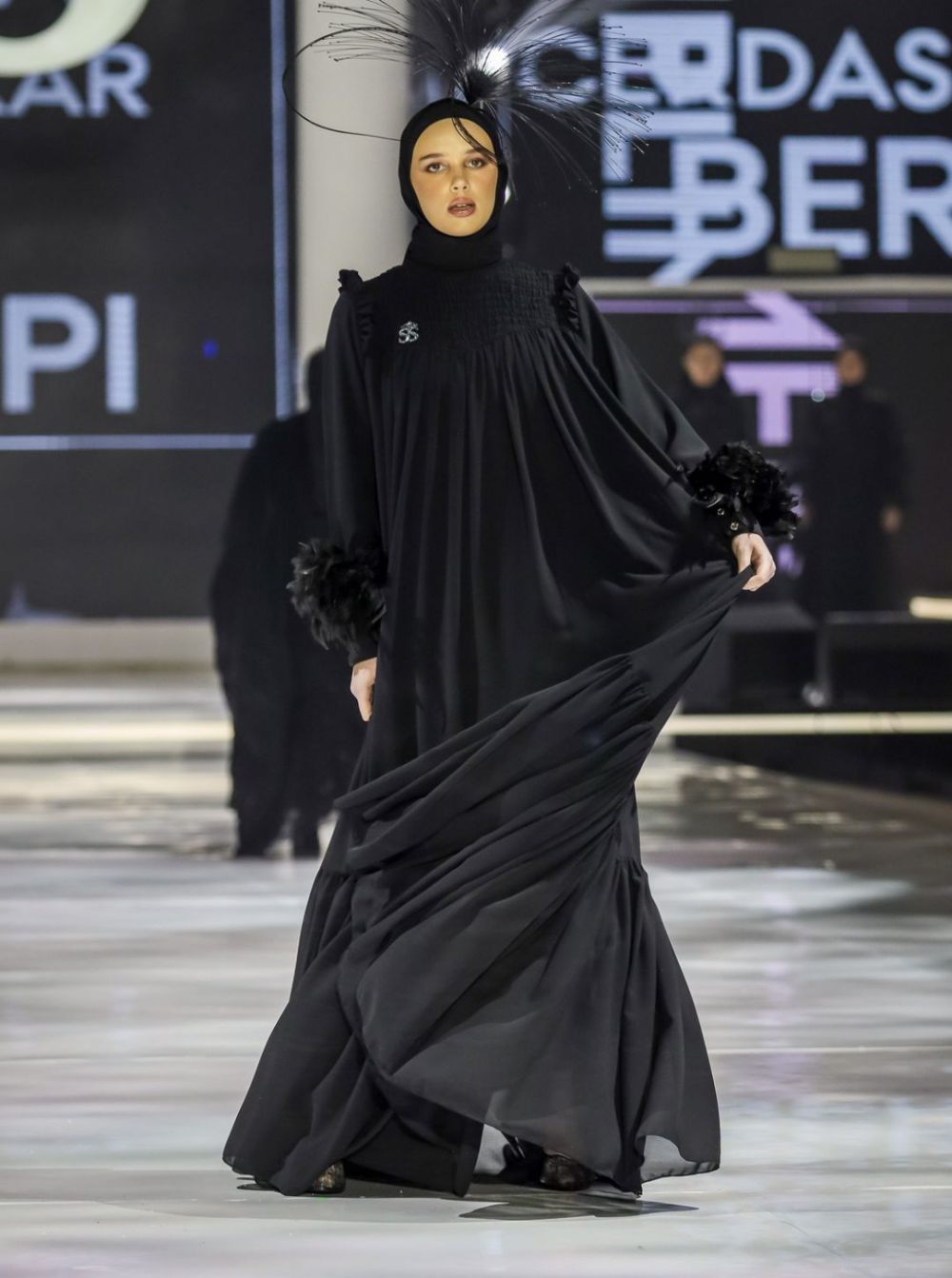 18 Koleksi Modest Wear Shella Saukia, Mewah nan Berkelas!