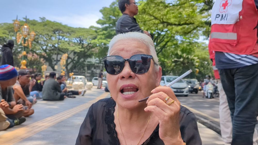 Mahasiswa dan Emak-emak Bersatu, Demo Harga Sembako Mahasiswa dan Emak-emak Bersatu, Demo Harga Sembako