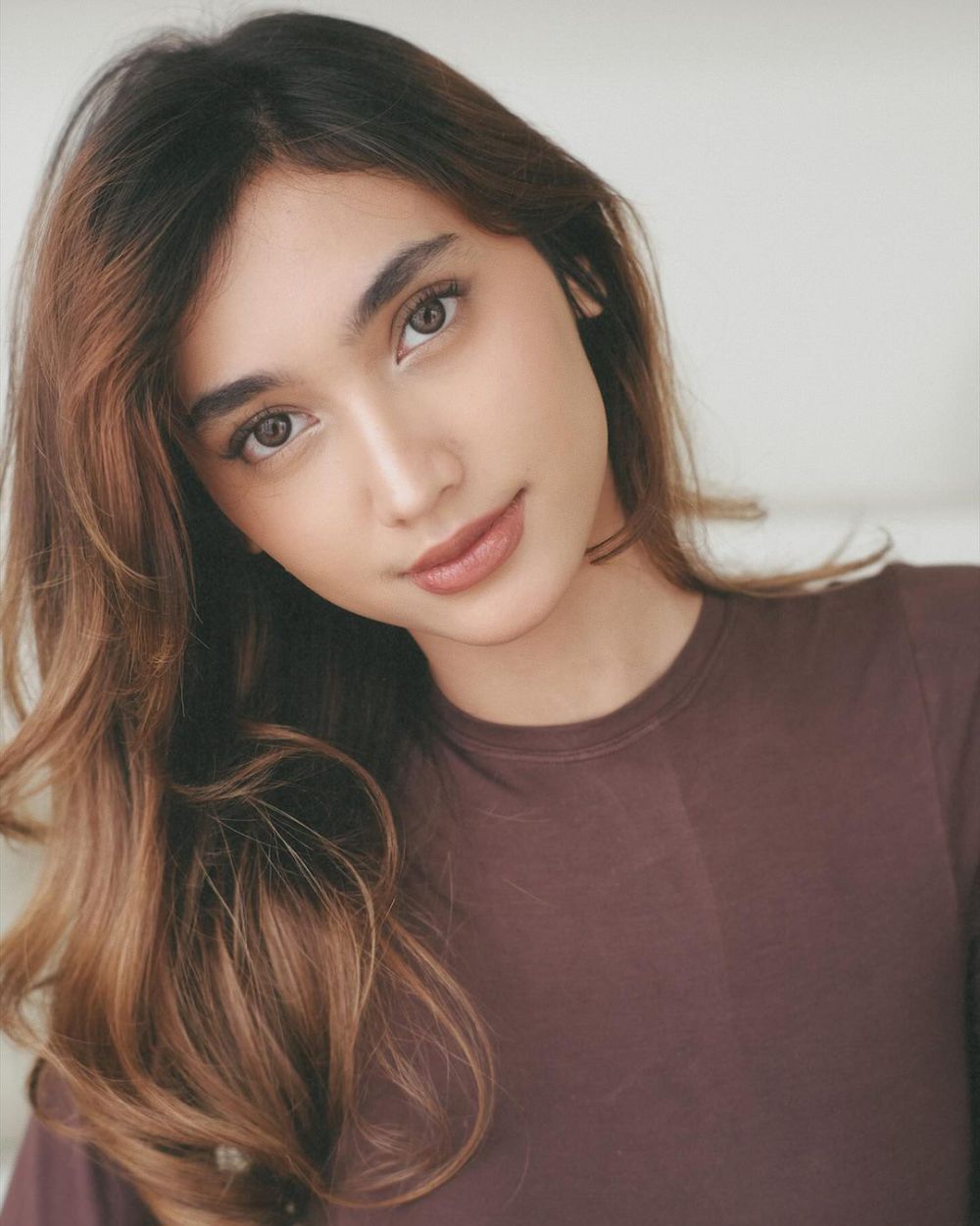 10 Inspirasi Makeup Syafira Haddad, Didominasi Glam Look!