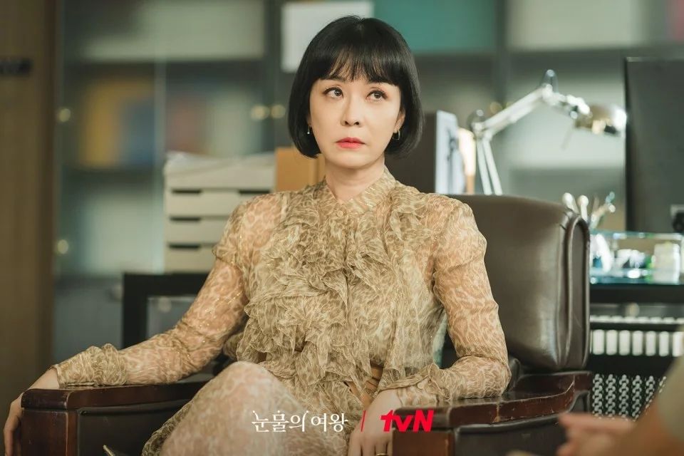 3 Bukti Hidup Hong Beom Ja Tidak Beruntung di Drama Queen