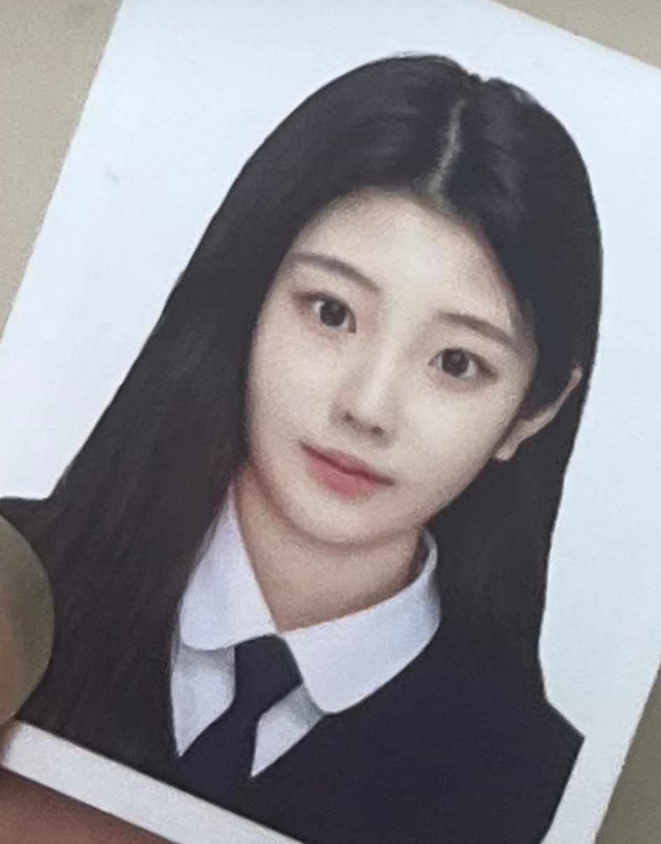 7 Potret Pre-debut Wonhee ILLIT, Imut sejak Lahir