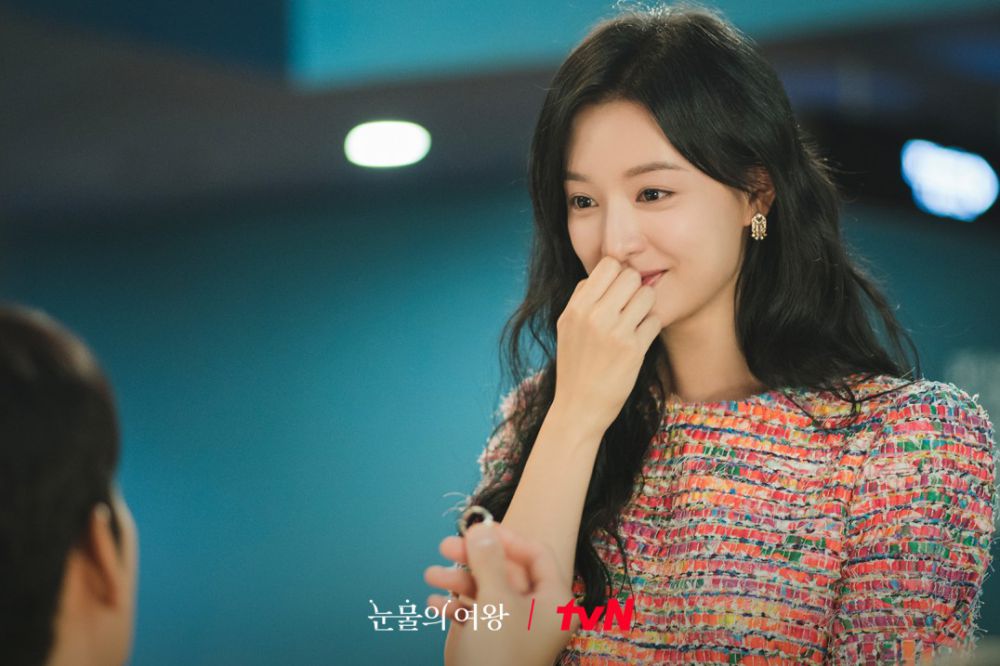 Hong Hae In Bertahan dengan Baek Hyun Woo Queen of Tears