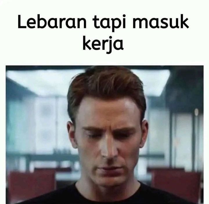 7 Meme Liburan Lebaran Tetap Kerja, Gak Bisa Kumpul Keluarga
