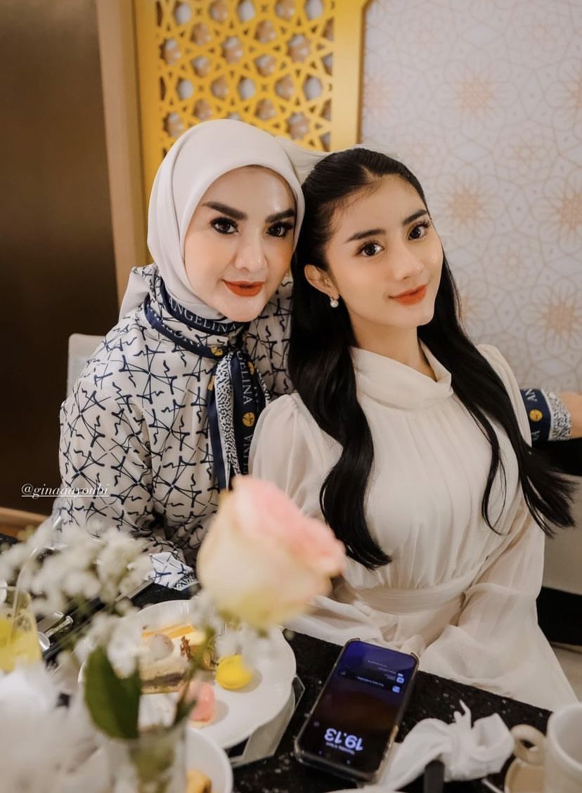 8 Potret Ulang Tahun Ke-24 Ghea Youbi Bareng Keluarga