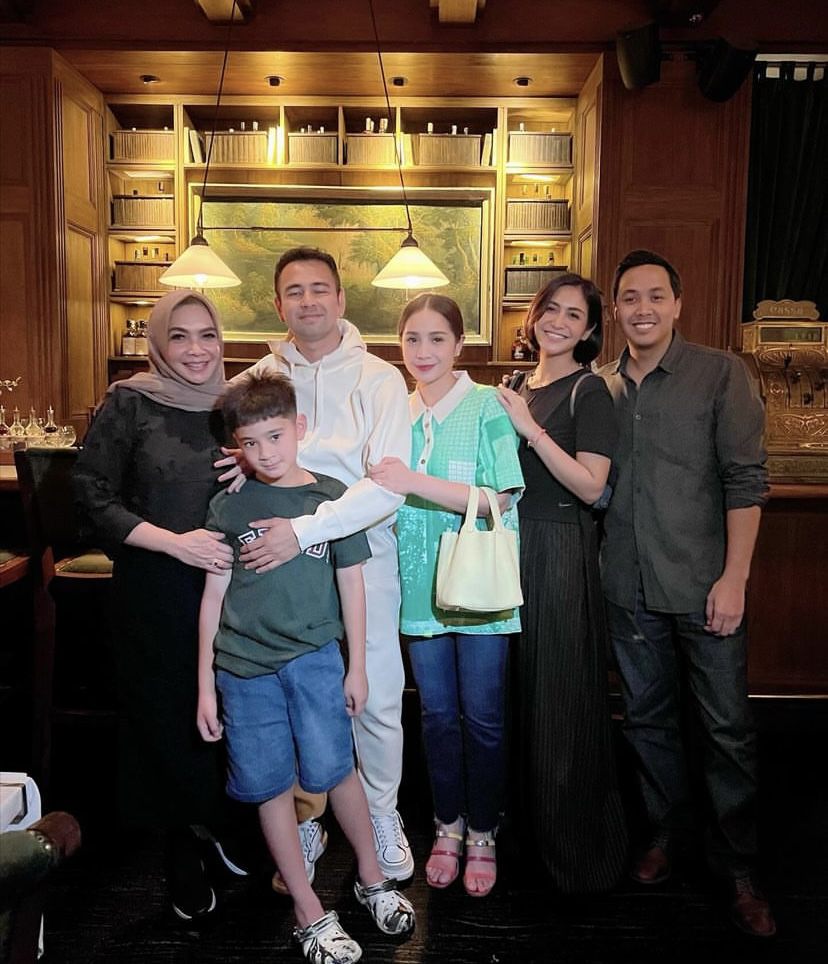 Mama Rieta dan Wanda Harra Rayakan Ulang Tahun Bersama