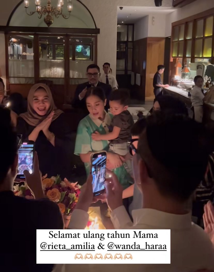 Mama Rieta dan Wanda Harra Rayakan Ulang Tahun Bersama