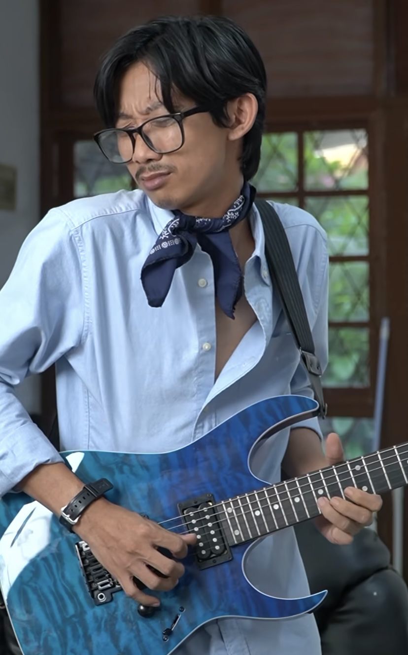 8 Gaya Komika Yono Bakrie Dandan Ala Artis, Dikta-Desta