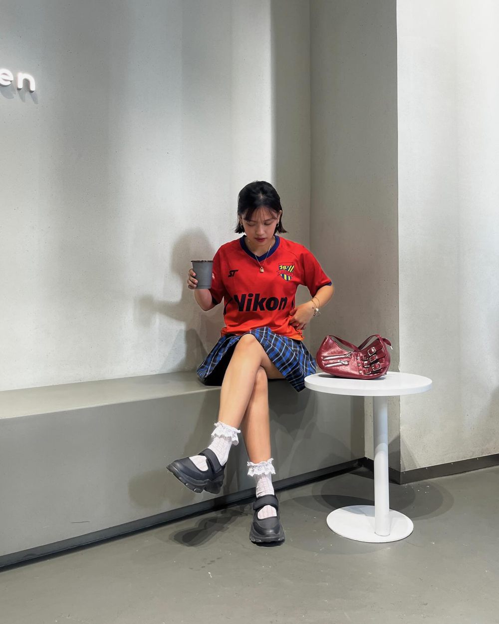 10 Ide Outfit Bloke Core untuk Perempuan, anti Gagal!