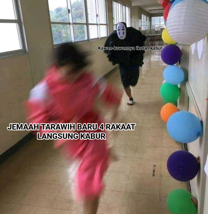 7 Meme Remaja Jompo Ikutan Tarawih, Dikit-Dikit Rehat?