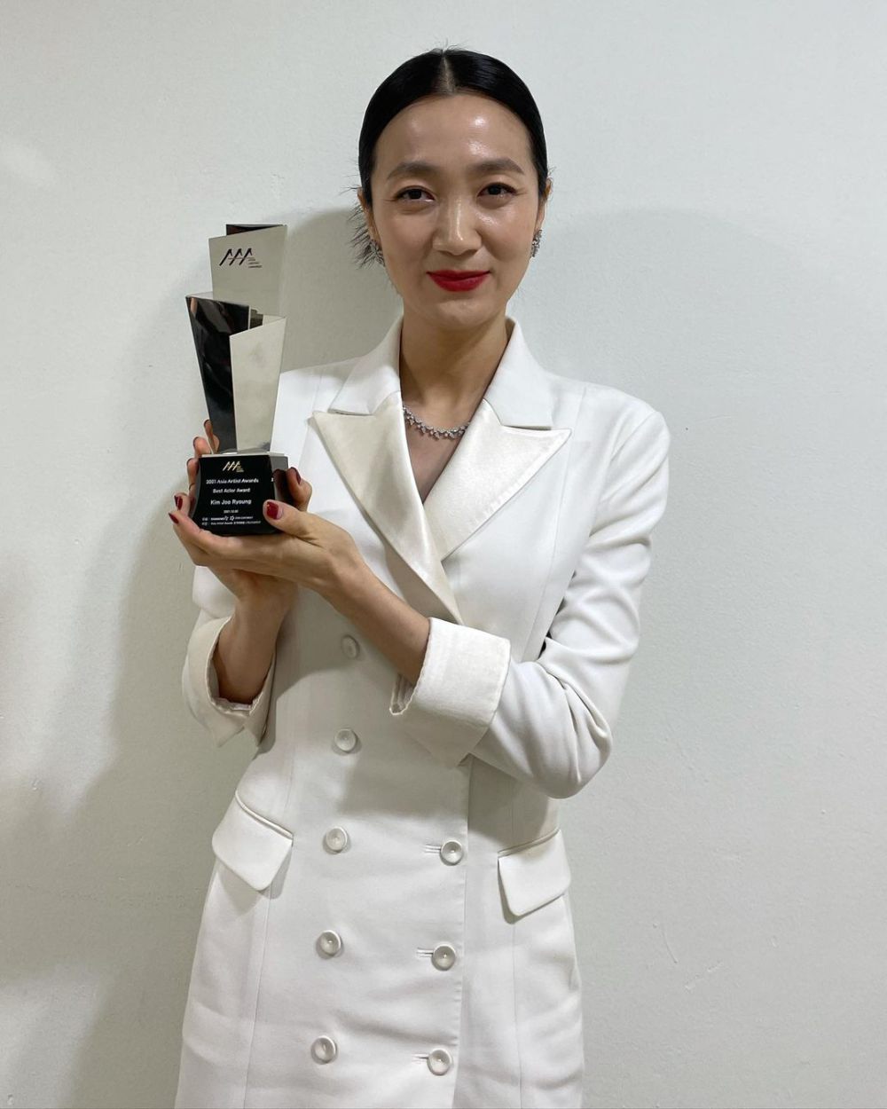 Kim Joo Ryoung, Sosok Bermuka 2 di Queen of Tears