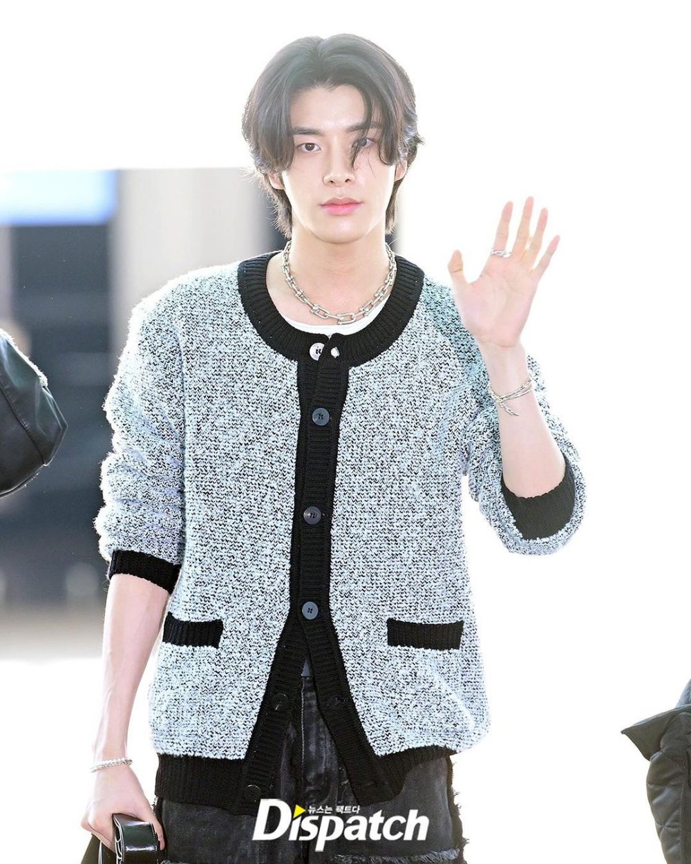 OOTD Airport Fashion Style ala Member ENHYPEN