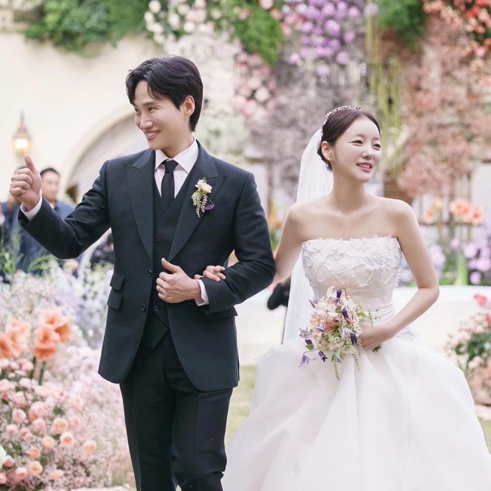 7 Momen Pernikahan Komedian Kim Ki Lee dan Aktris Moon Ji In