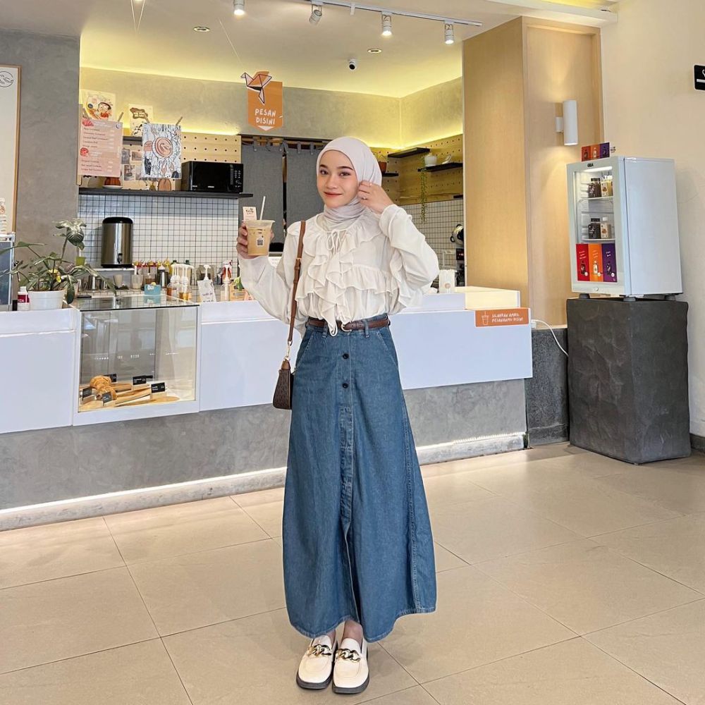 9 Inspirasi Outfit Hijab Modis Kekinian ala Melvin Maylani
