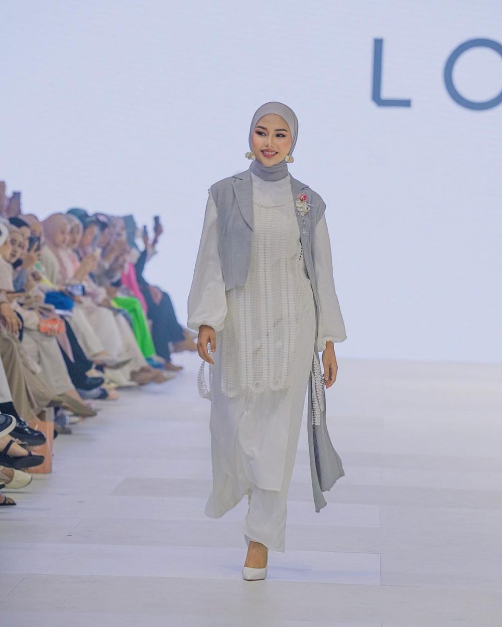 8 Ide Styling Outfit Hijab Yang Classy Elegan Dan Inspirati