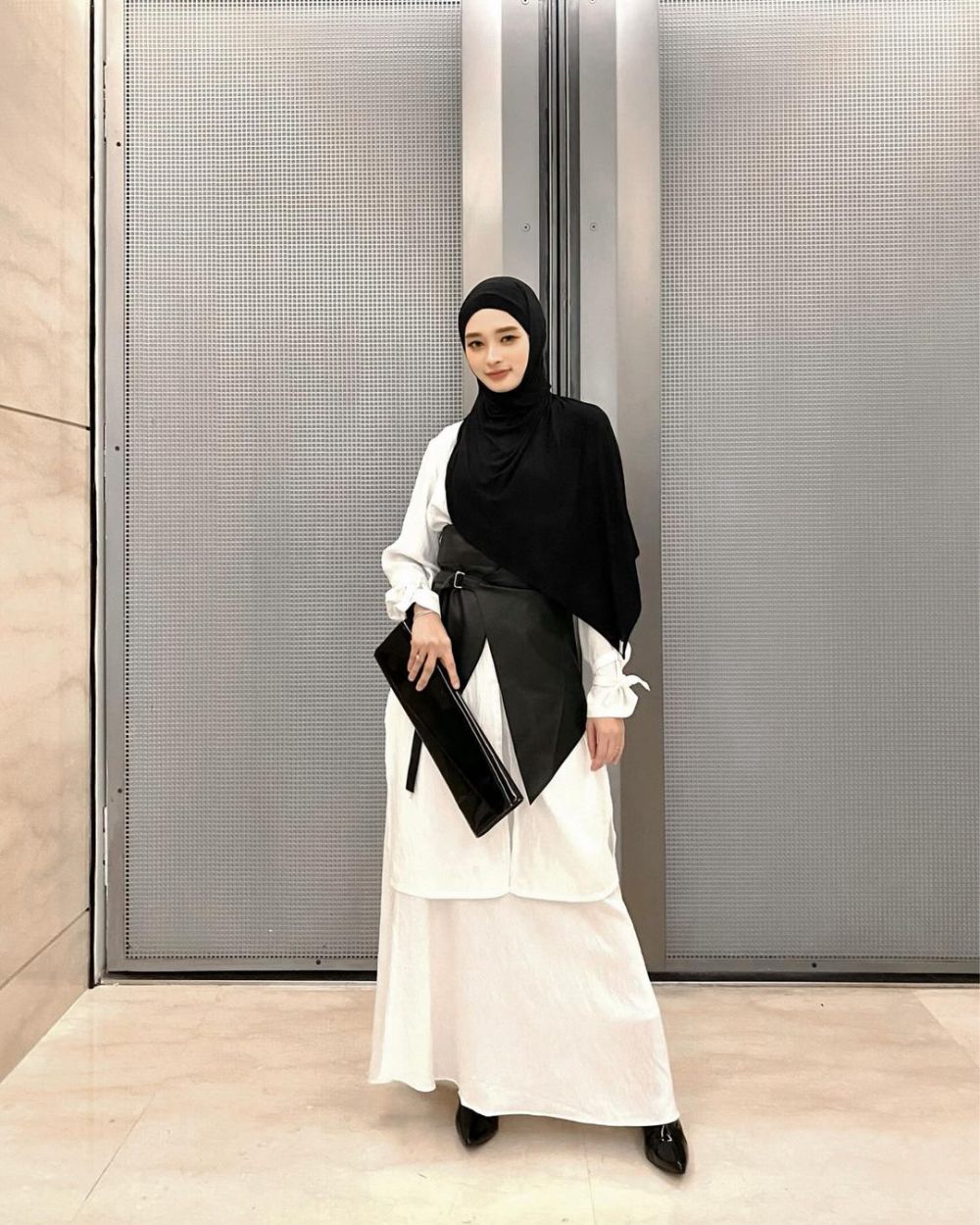 8 Ide Styling Outfit Hijab yang Classy, Elegan dan Inspirati
