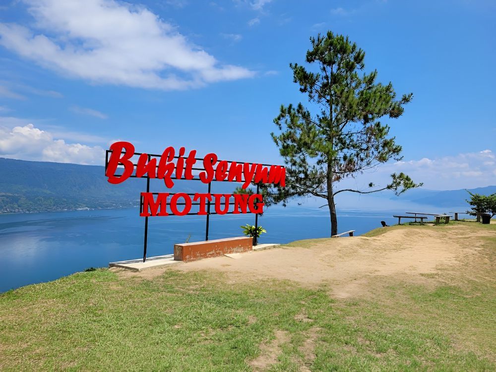 Bukit Senyum Parapat